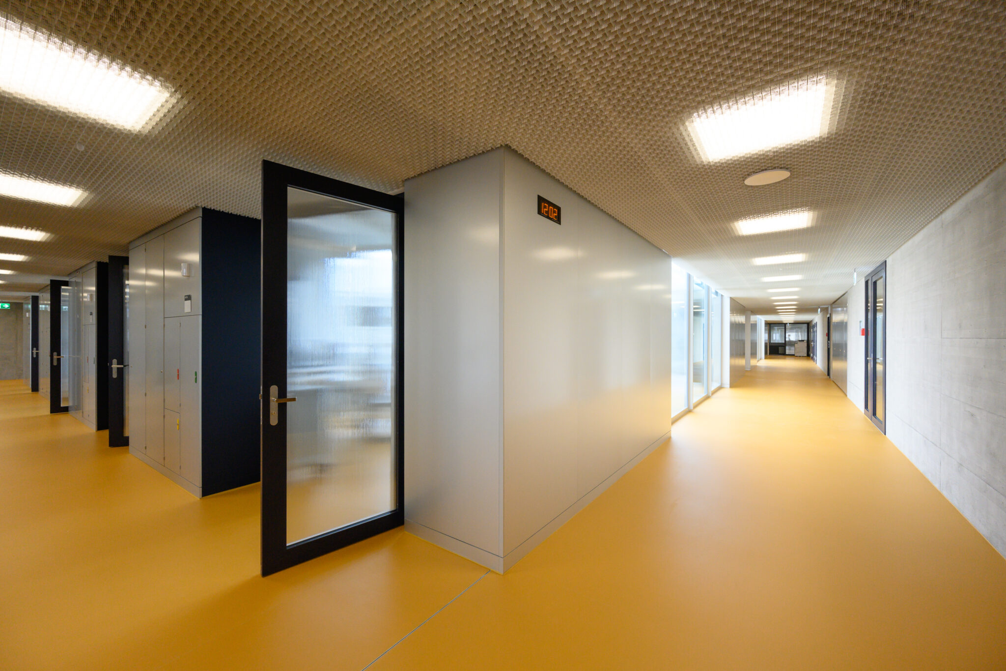 Universitäres Zentrum für Zahnmedizin Basel UZB - Jaisli-Xamax AG